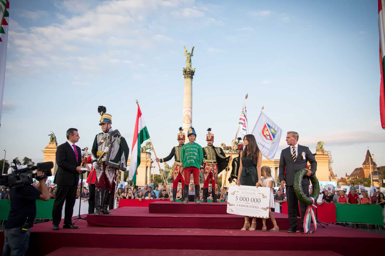 Temerin's Rider wins the Tournament - Herendi Porcelán