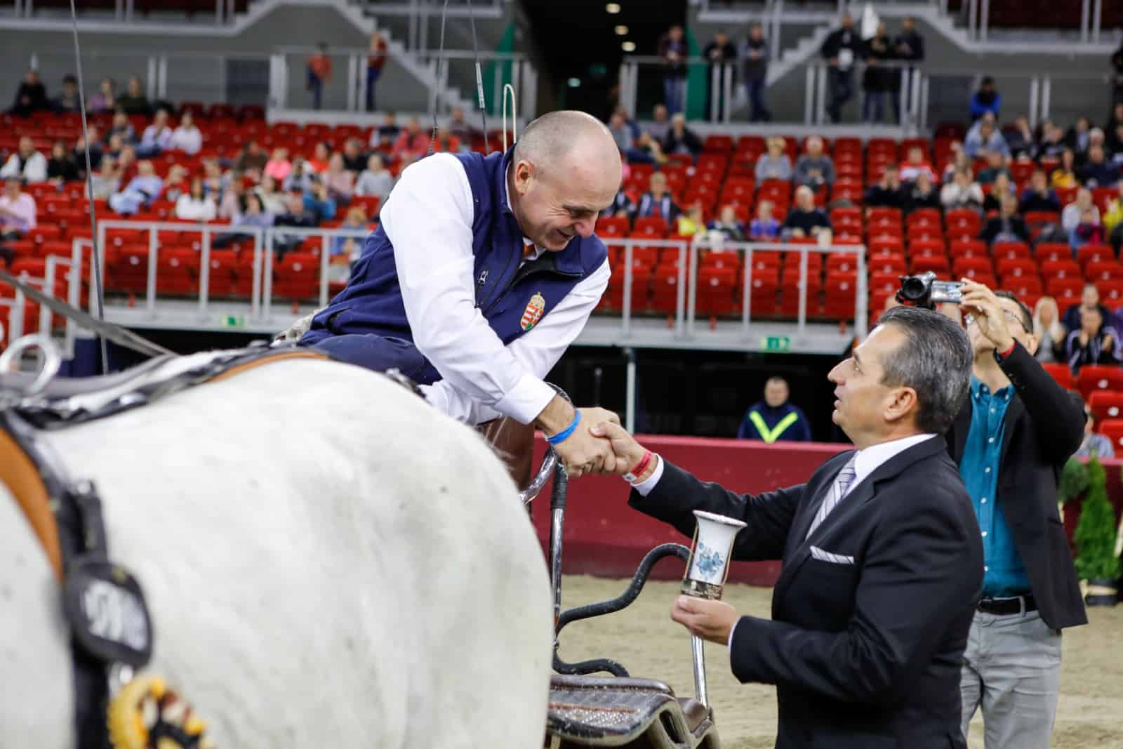 Carriage Driving World Cup again with Herend Trophies - Herendi Porcelán